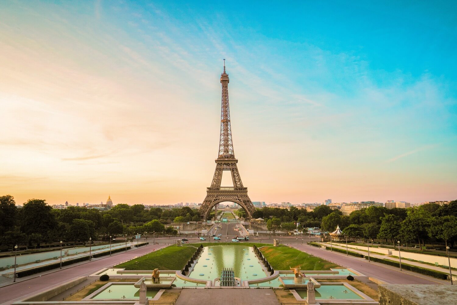 19 Famous Landmarks In Paris You Need To See